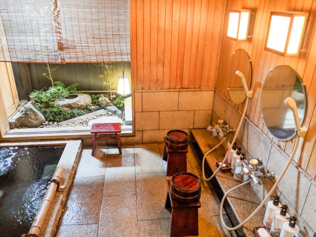 How to Visit an Onsen in Japan: Etiquette, Rules and Tips (2025)