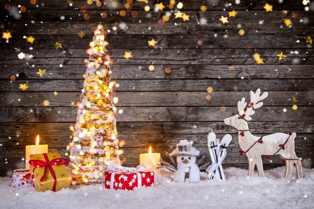 50 Christmas Quiz Questions + Printable Picture Rounds: 2025