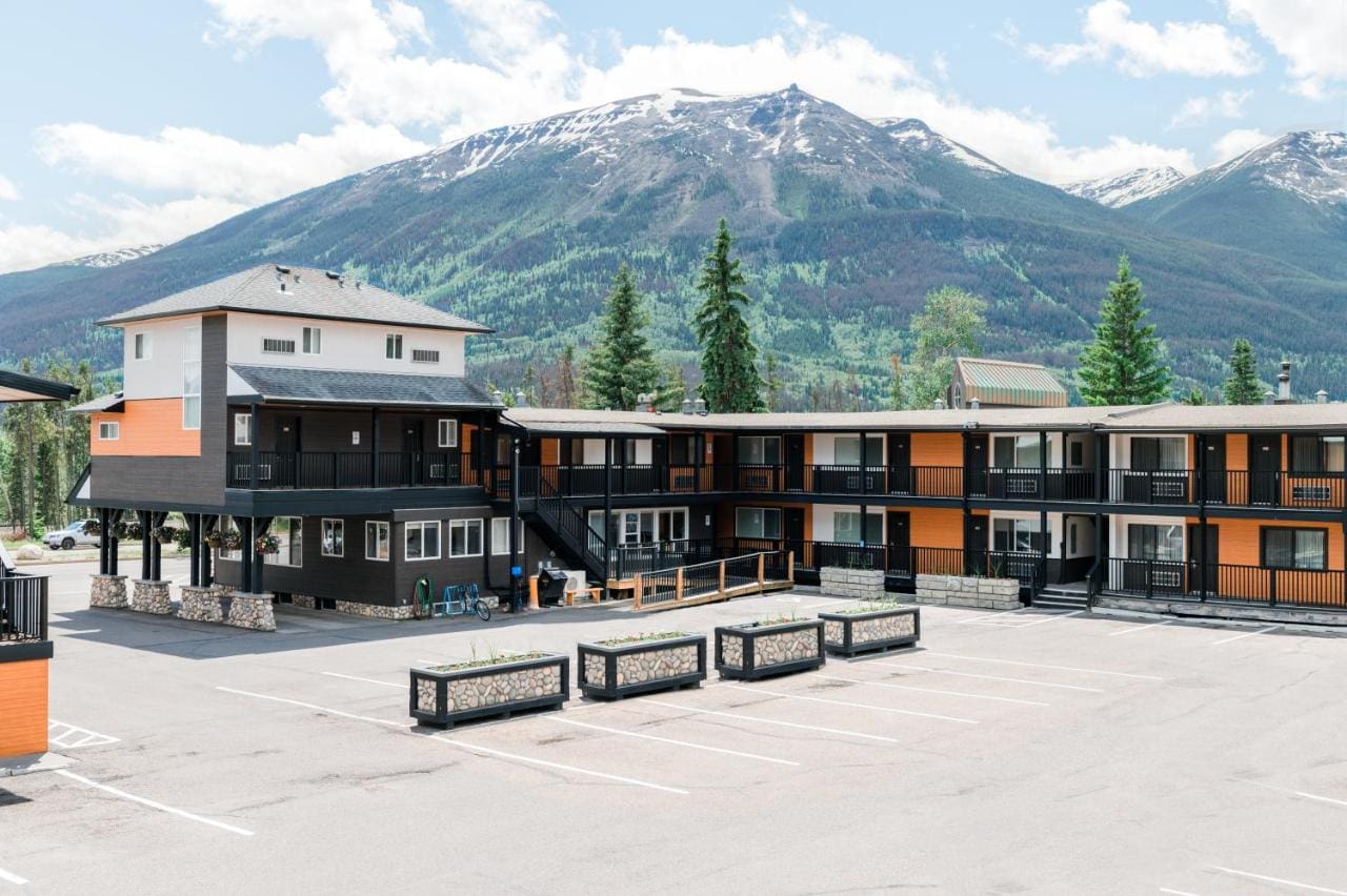 Where to Stay in Jasper, Canada - 9 Best Hotels: 2024 Guide